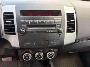 Melns Mitsubishi Outlander 2011 Klaipėda, ar dzinēja tilpumu 2.18 L un nobraukumu 211 tūkst. km par 2750 €, foto 11 vietnē AUTOMOTO.COM.LV