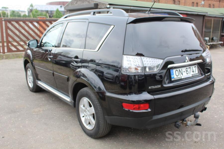 Melns Mitsubishi Outlander 2011 Liepāja, ar dzinēja tilpumu 2.30 L un nobraukumu 327 tūkst. km par 4650 €, foto 4 vietnē AUTOMOTO.COM.LV