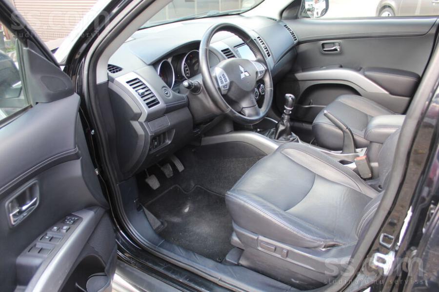 Melns Mitsubishi Outlander 2011 Liepāja, ar dzinēja tilpumu 2.30 L un nobraukumu 327 tūkst. km par 4650 €, foto 7 vietnē AUTOMOTO.COM.LV