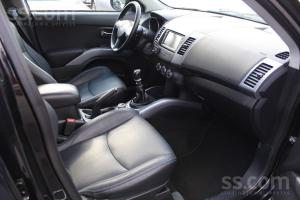Melns Mitsubishi Outlander 2011 Liepāja, ar dzinēja tilpumu 2.30 L un nobraukumu 327 tūkst. km par 4650 €, foto 9 vietnē AUTOMOTO.COM.LV
