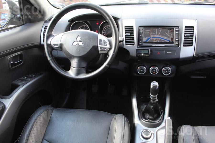 Melns Mitsubishi Outlander 2011 Liepāja, ar dzinēja tilpumu 2.30 L un nobraukumu 327 tūkst. km par 4650 €, foto 10 vietnē AUTOMOTO.COM.LV