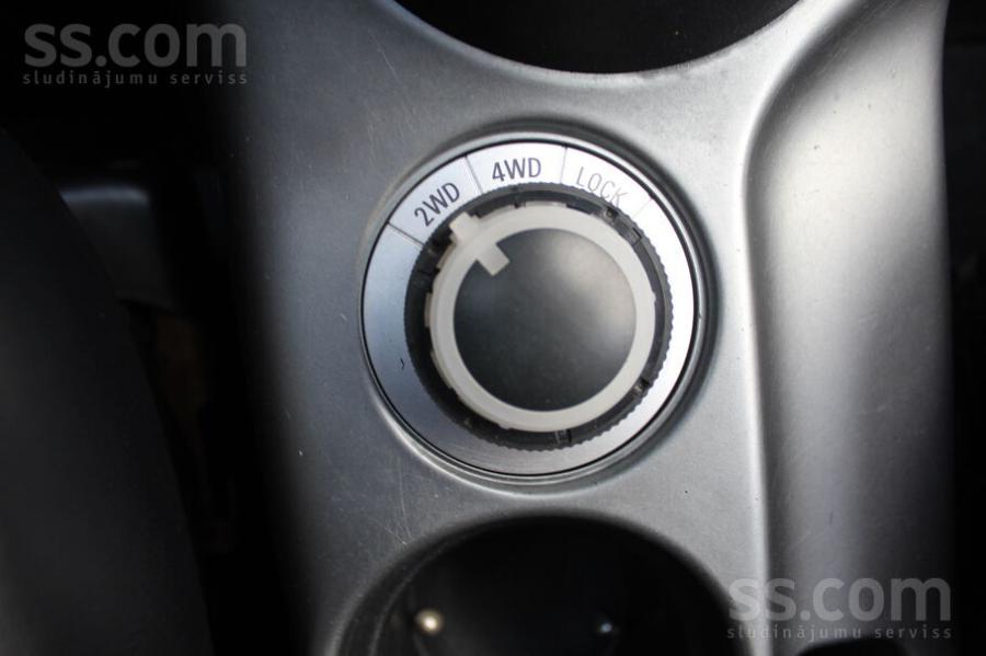 Melns Mitsubishi Outlander 2011 Liepāja, ar dzinēja tilpumu 2.30 L un nobraukumu 327 tūkst. km par 4650 €, foto 12 vietnē AUTOMOTO.COM.LV