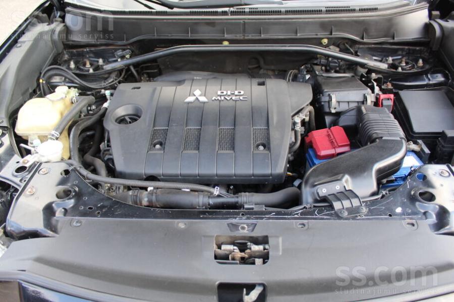 Melns Mitsubishi Outlander 2011 Liepāja, ar dzinēja tilpumu 2.30 L un nobraukumu 327 tūkst. km par 4650 €, foto 18 vietnē AUTOMOTO.COM.LV