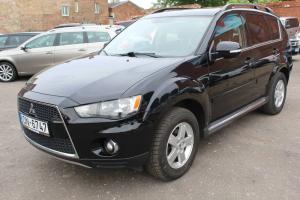 Black Mitsubishi Outlander 2011 in Liepaja, with an engine capacity of 2.30 L and mileage of 327 thousand km for 4650 €, photo 3 on AUTOMOTO.COM.LV