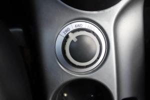 Black Mitsubishi Outlander 2011 in Liepaja, with an engine capacity of 2.30 L and mileage of 327 thousand km for 4650 €, photo 12 on AUTOMOTO.COM.LV