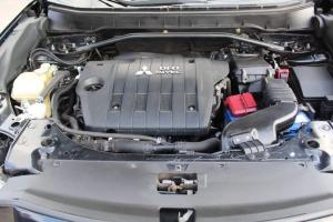 Black Mitsubishi Outlander 2011 in Liepaja, with an engine capacity of 2.30 L and mileage of 327 thousand km for 4650 €, photo 18 on AUTOMOTO.COM.LV