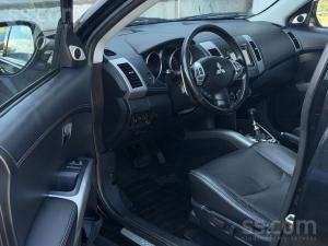 Melns Mitsubishi Outlander 2011 Rīga, ar dzinēja tilpumu 2.20 L un nobraukumu 309 tūkst. km par 3680 €, foto 8 vietnē AUTOMOTO.COM.LV