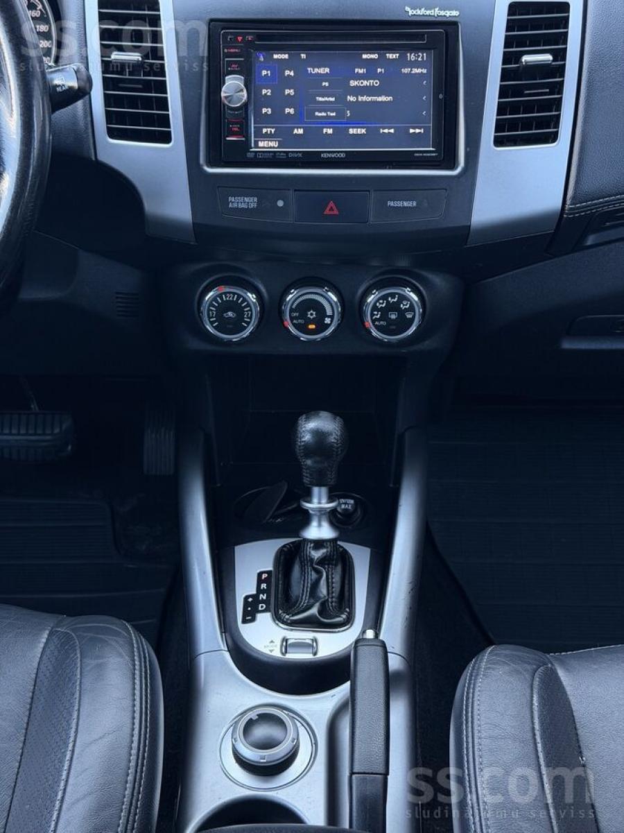 Melns Mitsubishi Outlander 2011 Rīga, ar dzinēja tilpumu 2.20 L un nobraukumu 309 tūkst. km par 3680 €, foto 16 vietnē AUTOMOTO.COM.LV