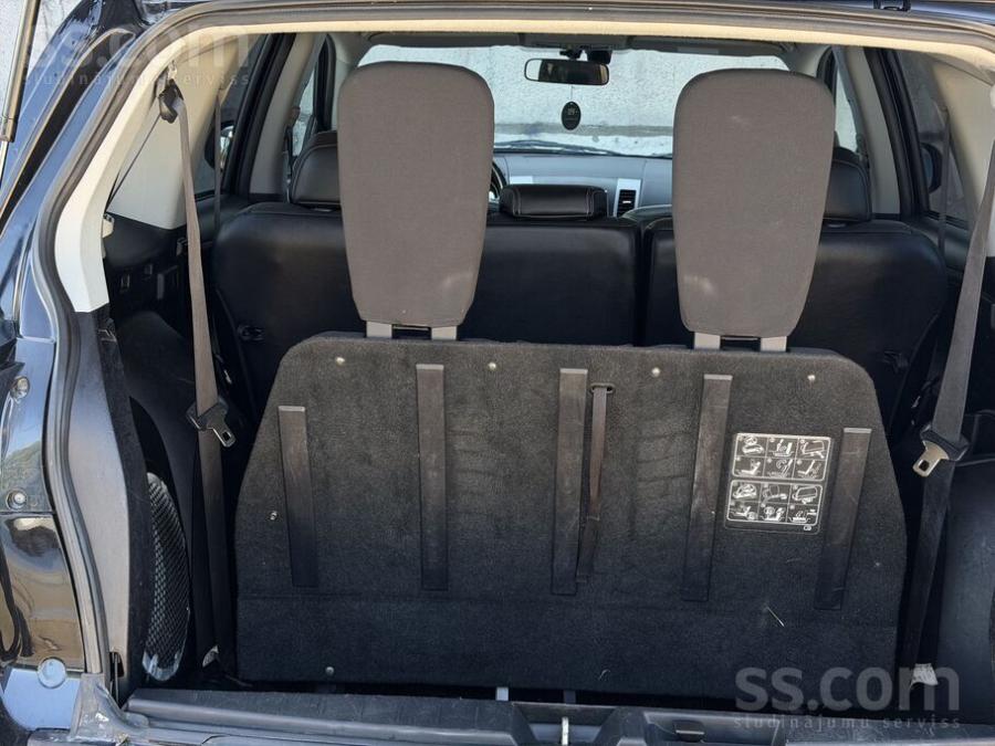 Melns Mitsubishi Outlander 2011 Rīga, ar dzinēja tilpumu 2.20 L un nobraukumu 309 tūkst. km par 3680 €, foto 23 vietnē AUTOMOTO.COM.LV