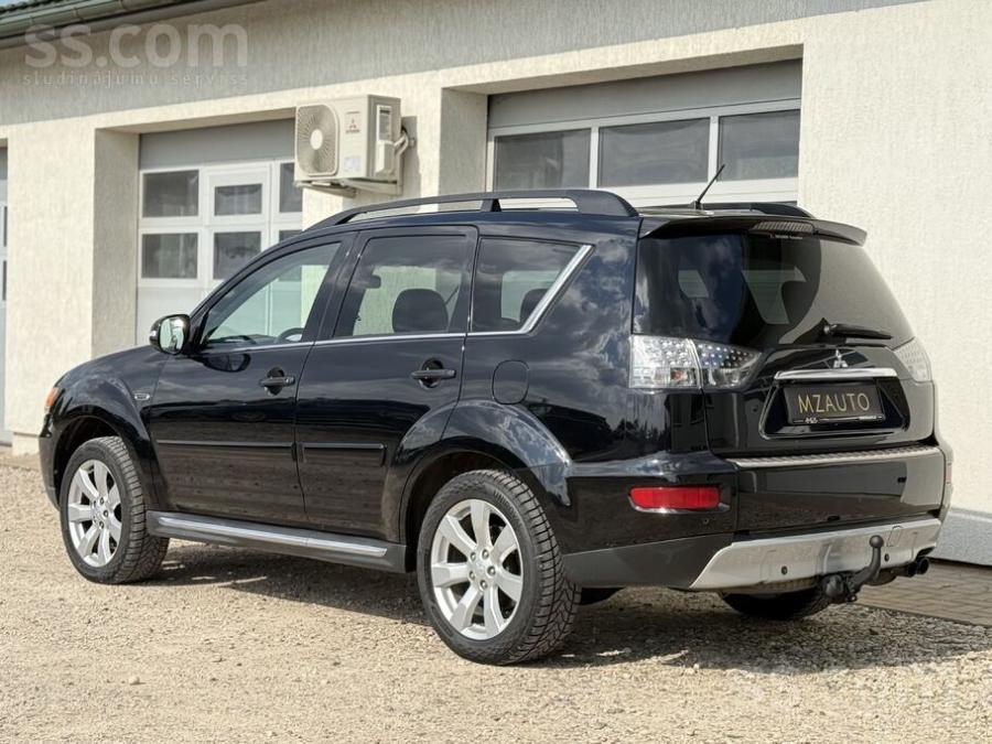 Melns Mitsubishi Outlander 2011 Tukums, ar dzinēja tilpumu 2.20 L un nobraukumu 227 tūkst. km par 6599 €, foto 6 vietnē AUTOMOTO.COM.LV