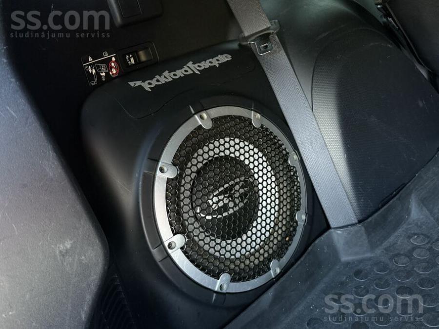 Melns Mitsubishi Outlander 2011 Tukums, ar dzinēja tilpumu 2.20 L un nobraukumu 227 tūkst. km par 6599 €, foto 12 vietnē AUTOMOTO.COM.LV
