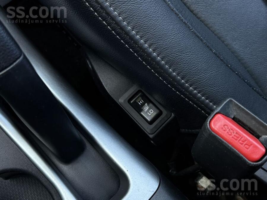 Melns Mitsubishi Outlander 2011 Tukums, ar dzinēja tilpumu 2.20 L un nobraukumu 227 tūkst. km par 6599 €, foto 19 vietnē AUTOMOTO.COM.LV