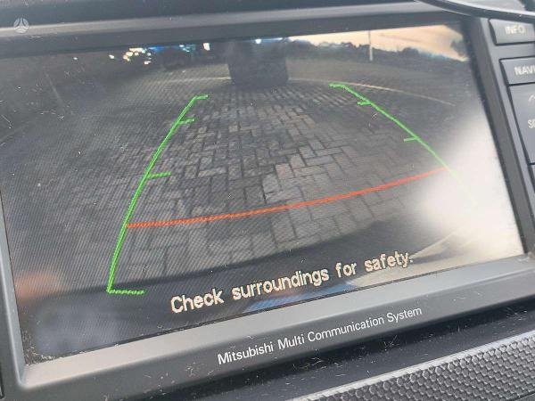 Black Mitsubishi Outlander 2011 in Taurage, with an engine capacity of 2.18 L and mileage of 238 thousand km for 3600 €, photo 9 on AUTOMOTO.COM.LV