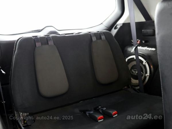 Melns Mitsubishi Outlander 2012 Tallina, ar dzinēja tilpumu 2.40 L un nobraukumu 286 tūkst. km par 2999 €, foto 8 vietnē AUTOMOTO.COM.LV