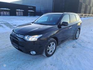 Black Mitsubishi Outlander 2012 in Siauliai, with an engine capacity of 2.30 L and mileage of 213 thousand km for 5800 €, photo 2 on AUTOMOTO.COM.LV