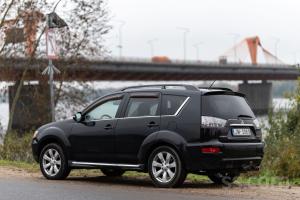 Black Mitsubishi Outlander 2012 in Riga, with an engine capacity of 2.20 L and mileage of 356 thousand km for 4250 €, photo 4 on AUTOMOTO.COM.LV