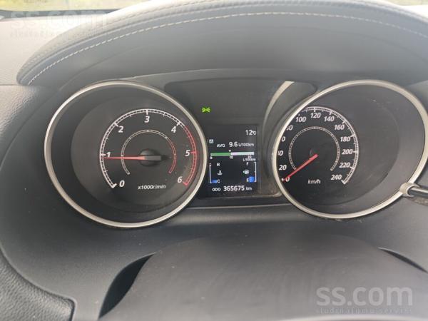 Black Mitsubishi Outlander 2012 in Riga, with an engine capacity of 2.20 L and mileage of 0 thousand km for 4550 €, photo 8 on AUTOMOTO.COM.LV