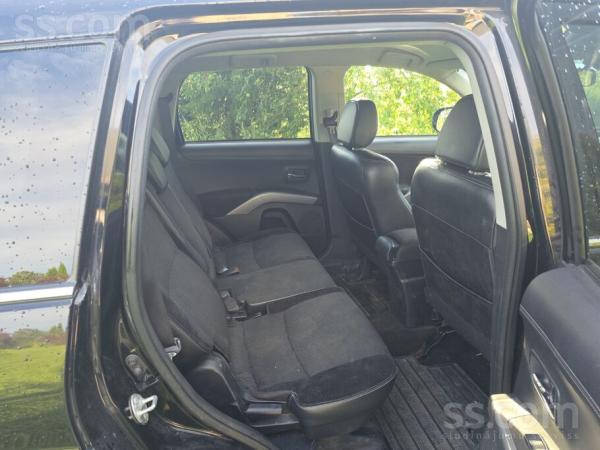 Melns Mitsubishi Outlander 2012 Aizkraukle, ar dzinēja tilpumu 2.40 L un nobraukumu 263 tūkst. km par 5500 €, foto 10 vietnē AUTOMOTO.COM.LV
