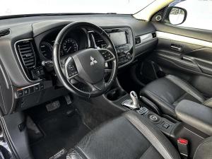 Melns Mitsubishi Outlander 2013 Viļņa, ar dzinēja tilpumu 2.00 L un nobraukumu 282 tūkst. km par 7200 €, foto 11 vietnē AUTOMOTO.COM.LV