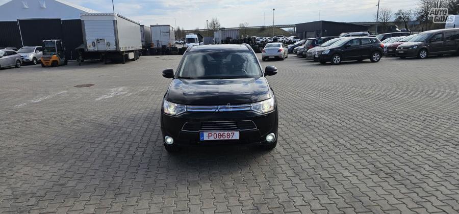 Melns Mitsubishi Outlander 2013 Kauņa, ar dzinēja tilpumu 2.00 L un nobraukumu 300 tūkst. km par 6850 €, foto 5 vietnē AUTOMOTO.COM.LV