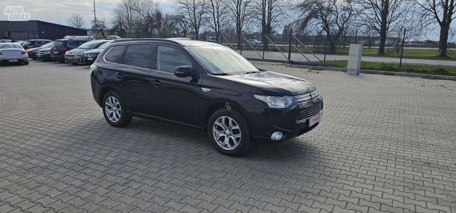 Melns Mitsubishi Outlander 2013 Kauņa, ar dzinēja tilpumu 2.00 L un nobraukumu 300 tūkst. km par 6850 €, foto 8 vietnē AUTOMOTO.COM.LV