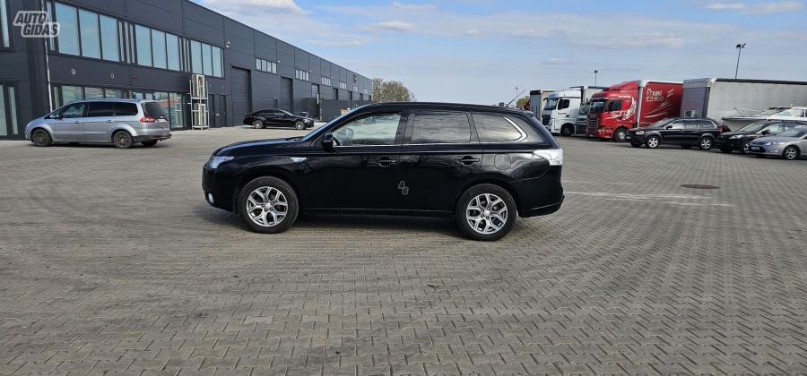 Melns Mitsubishi Outlander 2013 Kauņa, ar dzinēja tilpumu 2.00 L un nobraukumu 300 tūkst. km par 6850 €, foto 14 vietnē AUTOMOTO.COM.LV