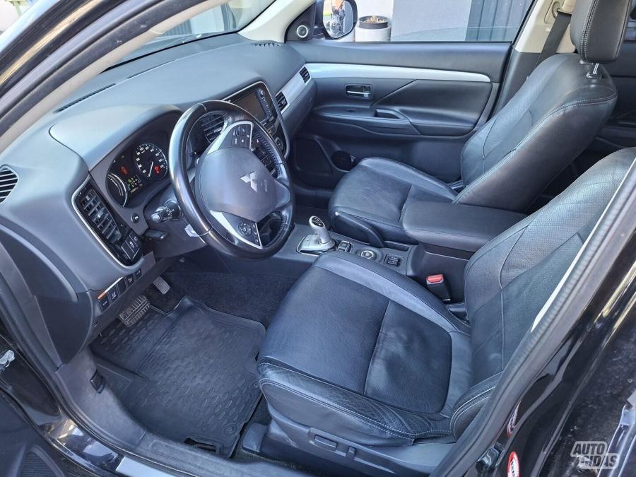 Melns Mitsubishi Outlander 2013 Kauņa, ar dzinēja tilpumu 2.00 L un nobraukumu 300 tūkst. km par 6850 €, foto 15 vietnē AUTOMOTO.COM.LV