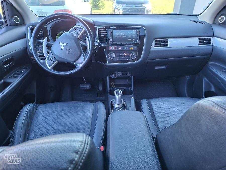 Melns Mitsubishi Outlander 2013 Kauņa, ar dzinēja tilpumu 2.00 L un nobraukumu 300 tūkst. km par 6850 €, foto 16 vietnē AUTOMOTO.COM.LV