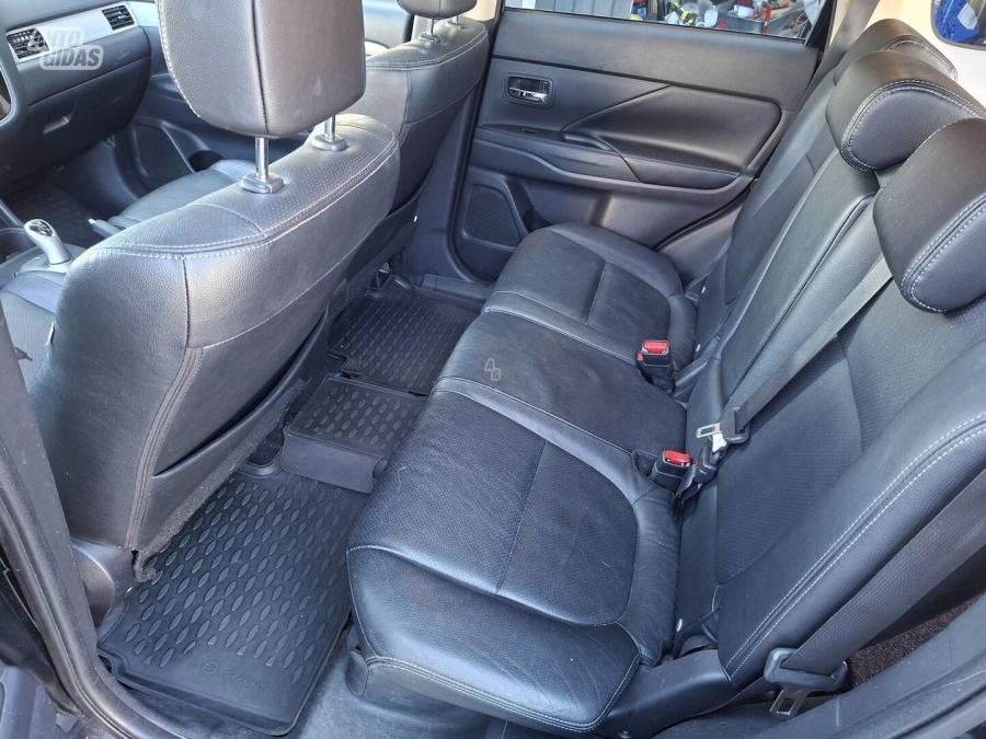 Melns Mitsubishi Outlander 2013 Kauņa, ar dzinēja tilpumu 2.00 L un nobraukumu 300 tūkst. km par 6850 €, foto 19 vietnē AUTOMOTO.COM.LV