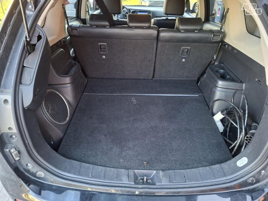Melns Mitsubishi Outlander 2013 Kauņa, ar dzinēja tilpumu 2.00 L un nobraukumu 300 tūkst. km par 6850 €, foto 21 vietnē AUTOMOTO.COM.LV