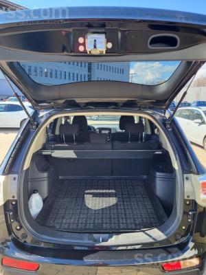Melns Mitsubishi Outlander 2013 Rīga, ar dzinēja tilpumu 2.00 L un nobraukumu 97 tūkst. km par 9000 €, foto 8 vietnē AUTOMOTO.COM.LV
