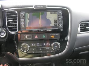 Black Mitsubishi Outlander 2013 in Riga, with an engine capacity of 2.00 L and mileage of 258 thousand km for 7500 €, photo 16 on AUTOMOTO.COM.LV