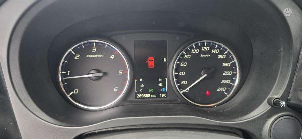 Melns Mitsubishi Outlander 2013 Šauļi, ar dzinēja tilpumu 2.27 L un nobraukumu 270 tūkst. km par 5900 €, foto 6 vietnē AUTOMOTO.COM.LV