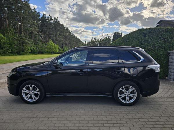 Melns Mitsubishi Outlander 2013 Ukmergė, ar dzinēja tilpumu 2.27 L un nobraukumu 224 tūkst. km par 7300 €, foto 2 vietnē AUTOMOTO.COM.LV