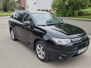 Melns Mitsubishi Outlander 2013 Jēkabpils, ar dzinēja tilpumu 2.20 L un nobraukumu 187 tūkst. km par 9490 €, foto 5 vietnē AUTOMOTO.COM.LV