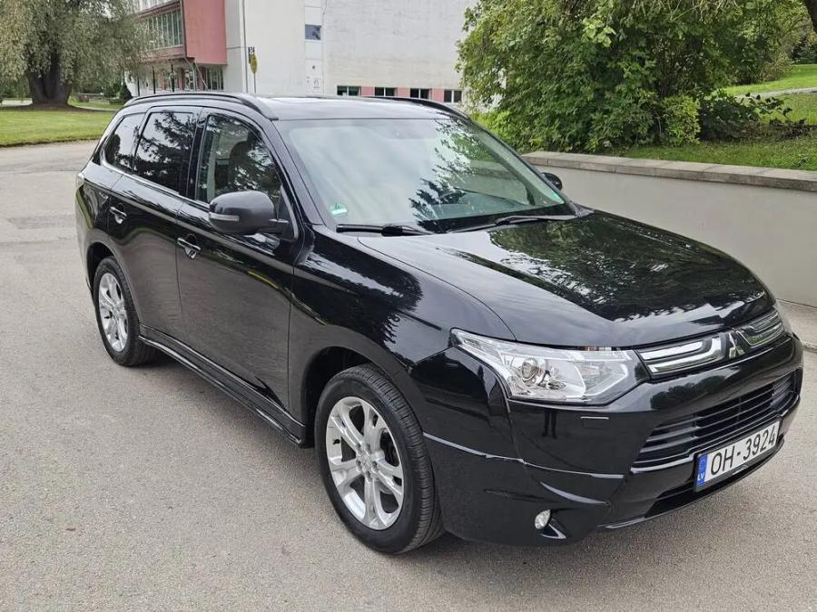 Melns Mitsubishi Outlander 2013 Jēkabpils, ar dzinēja tilpumu 2.20 L un nobraukumu 187 tūkst. km par 9490 €, foto 5 vietnē AUTOMOTO.COM.LV
