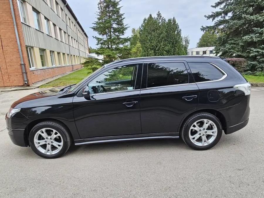 Melns Mitsubishi Outlander 2013 Jēkabpils, ar dzinēja tilpumu 2.20 L un nobraukumu 187 tūkst. km par 9490 €, foto 11 vietnē AUTOMOTO.COM.LV