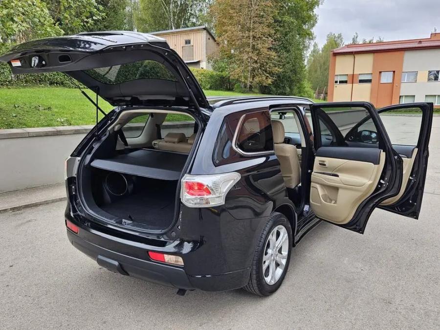 Melns Mitsubishi Outlander 2013 Jēkabpils, ar dzinēja tilpumu 2.20 L un nobraukumu 187 tūkst. km par 9490 €, foto 21 vietnē AUTOMOTO.COM.LV