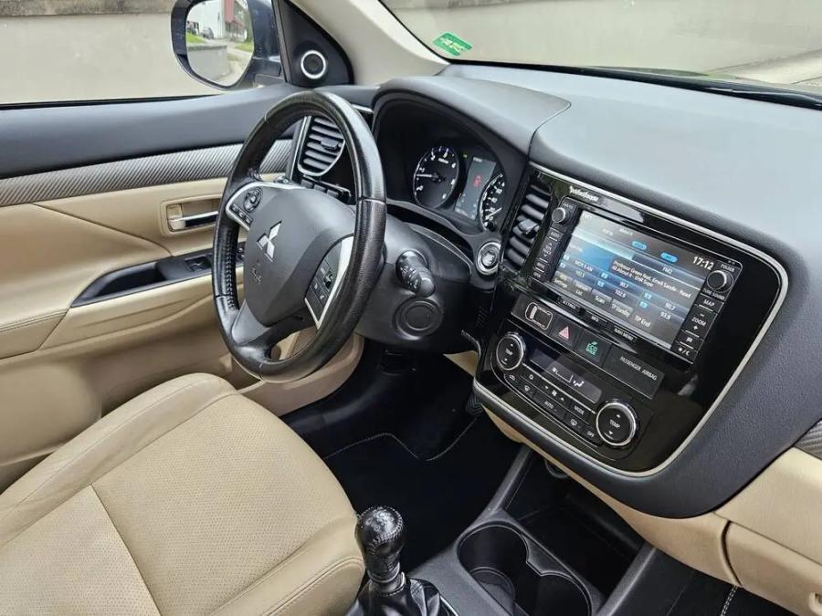 Melns Mitsubishi Outlander 2013 Jēkabpils, ar dzinēja tilpumu 2.20 L un nobraukumu 187 tūkst. km par 9490 €, foto 22 vietnē AUTOMOTO.COM.LV