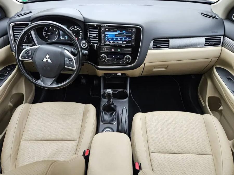 Melns Mitsubishi Outlander 2013 Jēkabpils, ar dzinēja tilpumu 2.20 L un nobraukumu 187 tūkst. km par 9490 €, foto 23 vietnē AUTOMOTO.COM.LV