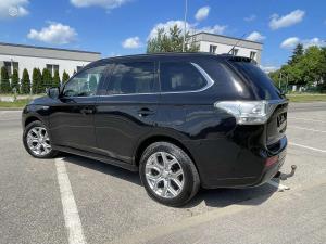 Black Mitsubishi Outlander 2013 in Vilnius, with an engine capacity of 2.00 L and mileage of 278 thousand km for 7650 €, photo 16 on AUTOMOTO.COM.LV