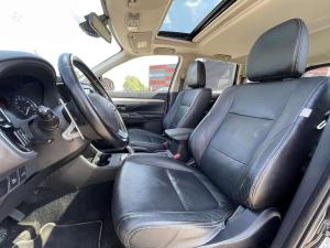 Black Mitsubishi Outlander 2013 in Vilnius, with an engine capacity of 2.00 L and mileage of 278 thousand km for 7650 €, photo 32 on AUTOMOTO.COM.LV