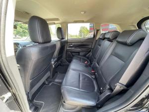 Black Mitsubishi Outlander 2013 in Vilnius, with an engine capacity of 2.00 L and mileage of 278 thousand km for 7650 €, photo 33 on AUTOMOTO.COM.LV