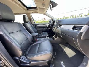 Black Mitsubishi Outlander 2013 in Vilnius, with an engine capacity of 2.00 L and mileage of 278 thousand km for 7650 €, photo 37 on AUTOMOTO.COM.LV