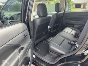 Black Mitsubishi Outlander 2013 in Kaunas, with an engine capacity of 2.00 L and mileage of 135 thousand km for 8199 €, photo 8 on AUTOMOTO.COM.LV