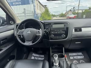 Black Mitsubishi Outlander 2013 in Kaunas, with an engine capacity of 2.00 L and mileage of 135 thousand km for 8199 €, photo 9 on AUTOMOTO.COM.LV