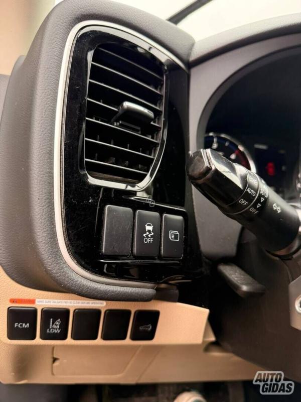 Melns Mitsubishi Outlander 2013 Jonava, ar dzinēja tilpumu 2.20 L un nobraukumu 174 tūkst. km par 5500 €, foto 6 vietnē AUTOMOTO.COM.LV