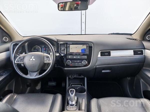 Melns Mitsubishi Outlander 2013 Rīga, ar dzinēja tilpumu 2.00 L un nobraukumu 258 tūkst. km par 8950 €, foto 7 vietnē AUTOMOTO.COM.LV