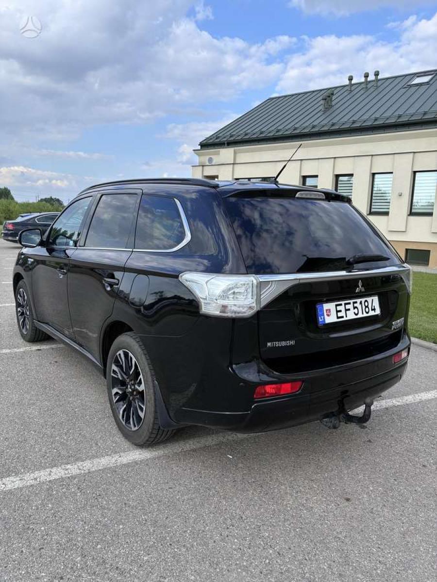 Melns Mitsubishi Outlander 2013 Kauņa, ar dzinēja tilpumu 2.00 L un nobraukumu 287 tūkst. km par 7000 €, foto 1 vietnē AUTOMOTO.COM.LV