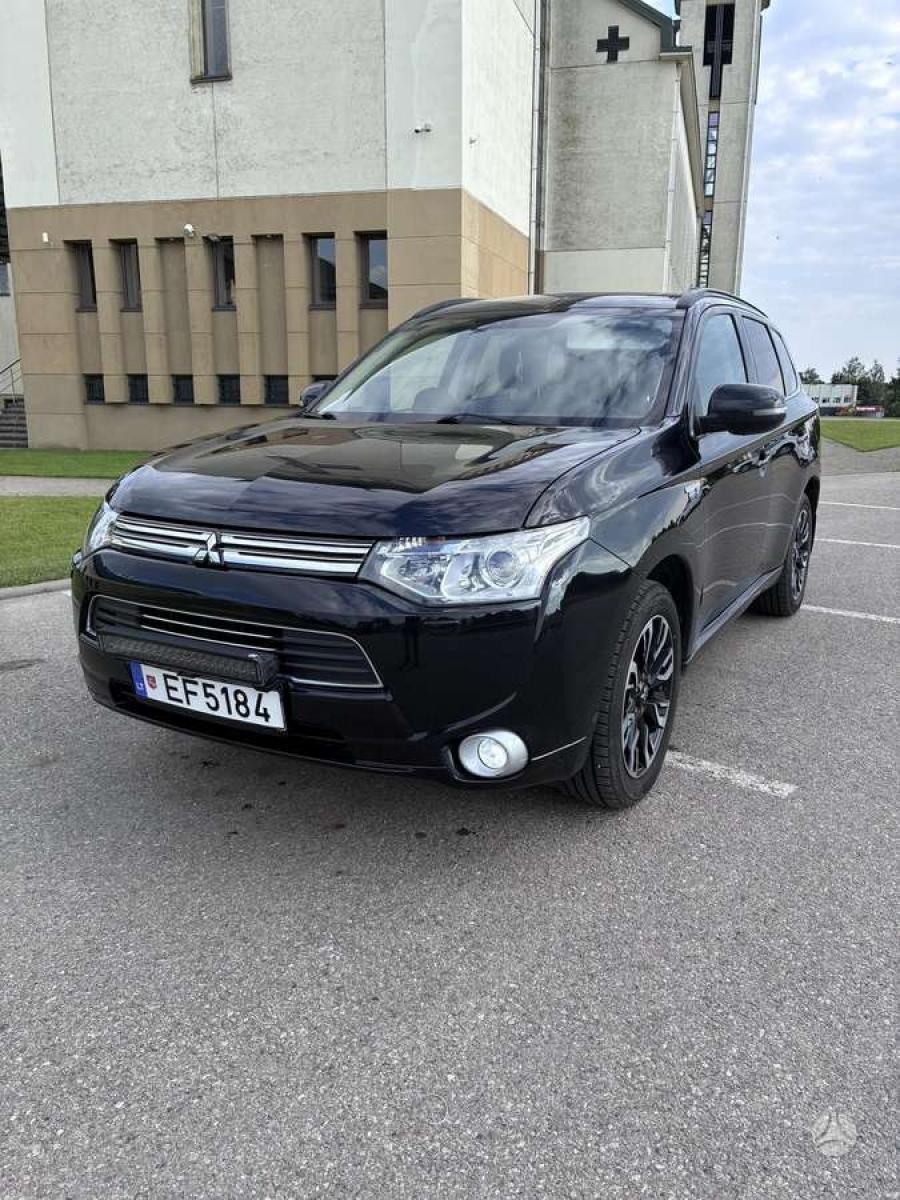 Melns Mitsubishi Outlander 2013 Kauņa, ar dzinēja tilpumu 2.00 L un nobraukumu 287 tūkst. km par 7000 €, foto 3 vietnē AUTOMOTO.COM.LV
